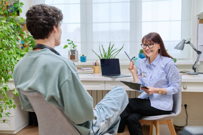 What GCSEs Do You Need To Be a Social Worker | Pass GCSE